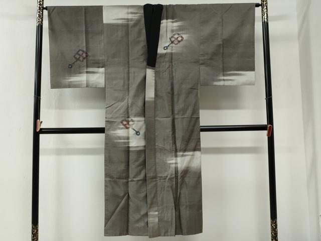 ■■■　サイズ　■■■ 身丈 141cm（肩から） 裄丈 67.5cm 袖丈 53cm　縫込み 3cm 袖幅 35cm 前幅 30.5cm 後幅 33cm 着物縫いこみ 内揚げ 0cm 裄 お袖側 約1cm　身頃側 約2cm ■■■　商品詳...
