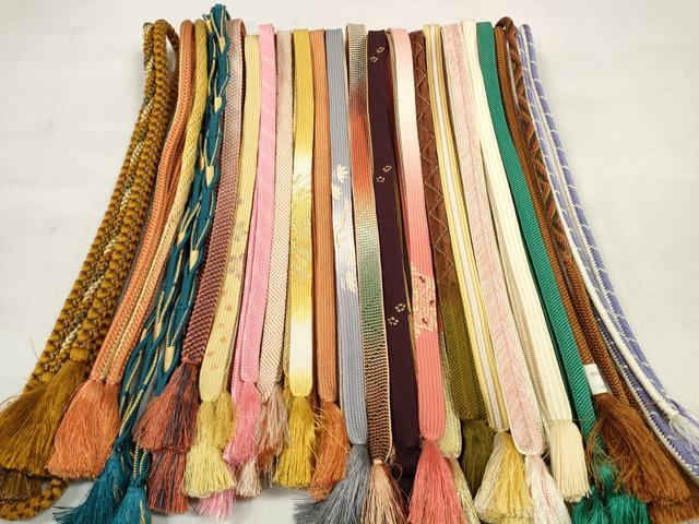 ■■■　商品詳細　■■■ ※こちらのお品はまとめての出品となりますので、 汚れ・サイズ等の詳細は記載しておりません。 ご理解の上でのご入札をお願い致します。 大変上質な逸品になります。 お安く出品致しますので、是非この機会にいかがでしょうか...
