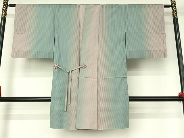 ■■■　サイズ　■■■ 身丈 98cm（肩から） 裄丈 64cm 袖丈 47cm　縫込み 5cm 袖幅 33cm 前幅 26cm 後幅 30cm 裄 お袖側 約2cm　身頃側 約2.5cm ■■■　商品詳細　■■■ 【正絹】 状態は特に目立...