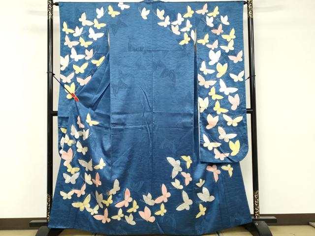 ■■■　サイズ　■■■ 身丈 161cm（肩から） 裄丈 64.5cm 袖丈 113cm　縫込み 4cm 袖幅 34cm 前幅 26cm 後幅 29cm 着物縫いこみ 内揚げ 3cm 裄 お袖側 約2cm　身頃側 約3cm ■■■　商品詳細...