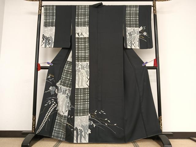 ■■■　サイズ　■■■ 身丈 161cm（肩から） 裄丈 67cm 袖丈 56cm　縫込み 3cm 袖幅 34.5cm 前幅 25.5cm 後幅 30cm 着物縫いこみ 内揚げ 0cm 裄 お袖側 約2cm　身頃側 約2cm ■■■　商品詳...