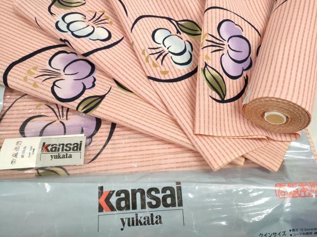 ■■■　サイズ　■■■ 長さ　　着尺分あり 幅　　　約37cm ■■■　商品詳細　■■■ 【綿・未使用】 状態は接写画像のように表地所々に薄い汚れ・耳部分にヤケがございます。 「日本の美しいもの…それが日本でも世界でも通用することを証明した...