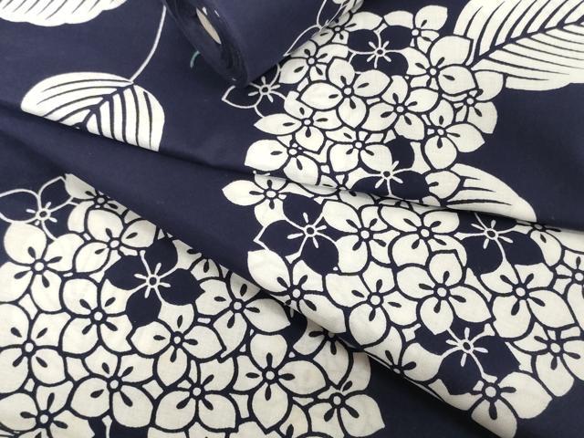 ■■■　サイズ　■■■ 長さ　　着尺分あり 幅　　　約35.5cm ■■■　商品詳細　■■■ 【綿・未使用】 状態は接写画像のように表地所々に薄い汚れがございます。 大変上質な逸品になります。 お安く出品致しますので、是非この機会にいかがで...