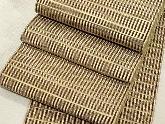 ■■■　サイズ　■■■ 長さ 388cm 幅 8.5cm程 ■■■　商品詳細　■■■ 【正絹】 状態は接写画像のように端部分に糸よれ・薄い汚れ・折山の線汚れ、端の内部分に証紙の破れ、胴回りに汚れ・裏地所々に薄い汚れ がございます。 本場筑前...