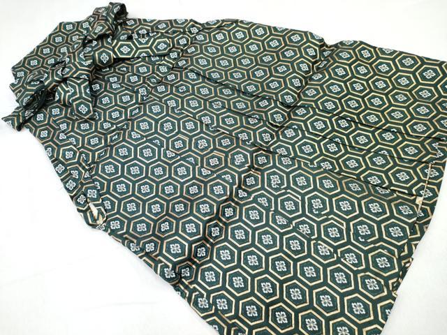■■■　サイズ　■■■ 【袴】 紐下　約　56cm 【雪駄】 長さ 19cm　幅 7.5cm　高さ 2.5cm程 ■■■　商品詳細　■■■ 袴【交織】 状態は特に目立ったシミ汚れなどもなく大変良い状態です。 お安く出品致しますので、是非この...