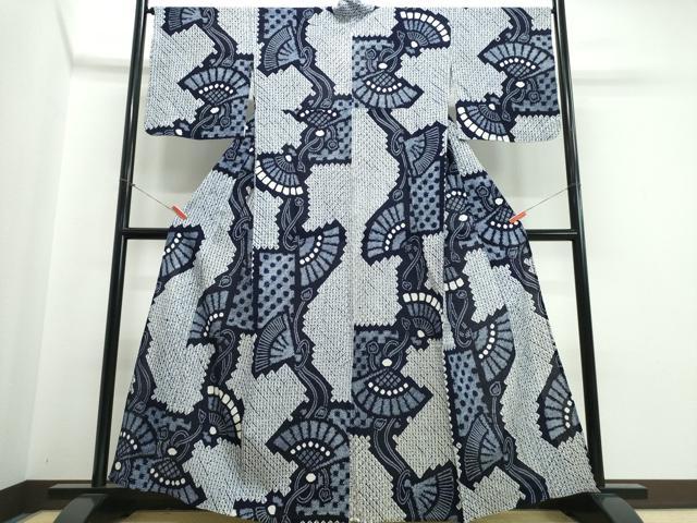 ■■■　サイズ　■■■ 身丈 161cm（肩から） 裄丈 68.5cm 袖丈 48cm　縫込み 4cm 袖幅 35cm 前幅 27cm 後幅 32.5cm 着物縫いこみ 内揚げ 0cm 裄 お袖側 約0cm　身頃側 約0cm ■■■　商品詳...
