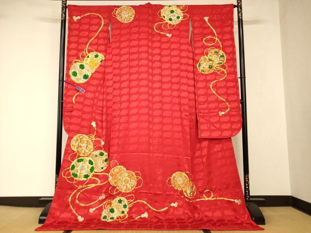 ■■■　サイズ　■■■ 身丈 182cm（肩から） 裄丈 64cm 袖丈 106cm　縫込み 5cm 袖幅 31cm 前幅 24.5cm 後幅 31.5cm 着物縫いこみ 内揚げ 0cm 裄 お袖側 約2cm　身頃側 約1cm ■■■　商品...