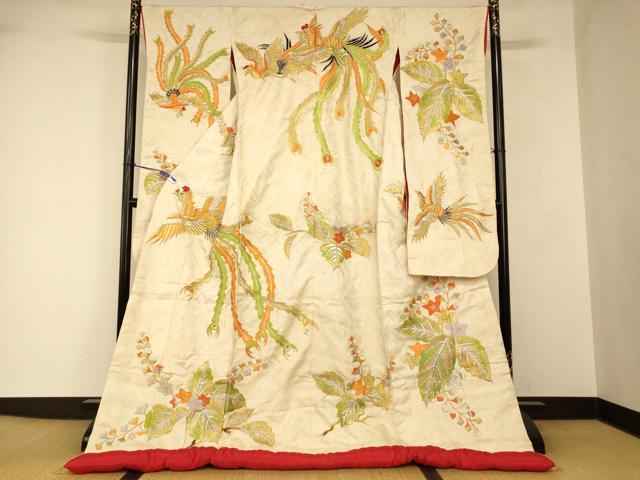 ■■■　サイズ　■■■ 身丈 184cm（肩から） 裄丈 66cm 袖丈 106.5cm　縫込み 4.5cm 袖幅 33cm 前幅 25cm 後幅 30.5cm 着物縫いこみ 内揚げ 0cm 裄 お袖側 約1.5cm　身頃側 約1.5cm ...