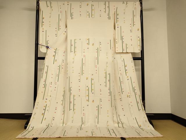 ■■■　サイズ　■■■ 身丈 196cm（肩から） 裄丈 69cm 袖丈 71cm　縫込み 4cm 袖幅 35cm 前幅 26.5cm 後幅 30.5cm 着物縫いこみ 内揚げ 0cm 裄 お袖側 約1cm　身頃側 約2cm ■■■　商品詳...