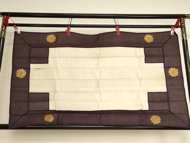 ■■■　サイズ　■■■ 縦 74cm 横 125.5cm ■■■　商品詳細　■■■ 状態は参考画像のように汚れ、糸解けがございます。 大変上質な逸品になります。 お安く出品致しますので、是非この機会にいかがでしょうか？ ■■■　注意事項　■...