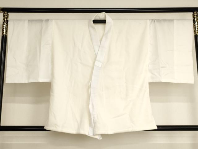 ■■■　サイズ　■■■ 身丈 83cm（肩から） 裄丈 70cm 袖丈 49cm　縫込み 2cm 袖幅 34cm ■■■　商品詳細　■■■ 状態は参考画像のように汚れがございます。 大変上質な逸品になります。 お安く出品致しますので、是非こ...