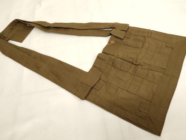 ■■■　サイズ　■■■ 縦 24cm 横 34cm ■■■　商品詳細　■■■ 状態は参考画像のように汚れ、補修跡がございます。 大変上質な逸品になります。 お安く出品致しますので、是非この機会にいかがでしょうか？ ■■■　注意事項　■■■ ...
