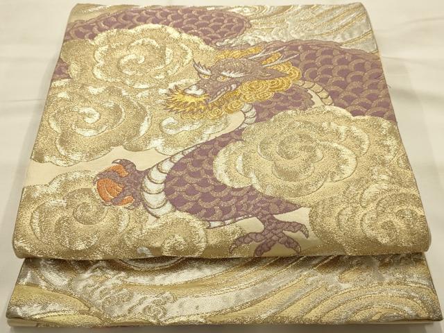 ■■■　サイズ　■■■ 長さ 408cm 幅 30cm程 ■■■　商品詳細　■■■ 【正絹・芯なし】 状態は接写画像のように 太鼓下部・柄止まり・裏地に薄い汚れがございますが その他特に目立ったシミ汚れなどもなく大変良い状態です。 着用時に...
