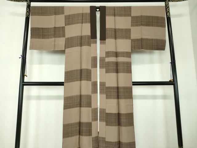 ■■■　サイズ　■■■ 身丈 134.5cm（肩から） 裄丈 69cm 袖丈 46.5cm　縫込み 6.5cm 袖幅 34.5cm 前幅 28.5cm 後幅 32cm 着物縫いこみ 内揚げ 6.5cm 裄 お袖側 約5.5cm　身頃側 約4...