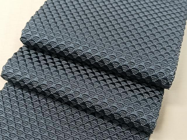■■■　サイズ　■■■ 長さ 428cm 幅 9.5cm程 ■■■　商品詳細　■■■ 【正絹・未使用】 状態は一度も締めておらず 特に目立ったシミ汚れなどもなく大変良い状態です。 本場筑前博多織は、 福岡県福岡市博多区やその周辺で生産される...