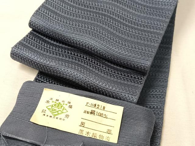 ■■■　サイズ　■■■ 長さ 416cm 幅 10cm程 ■■■　商品詳細　■■■ 【正絹・未使用・未仕立て】 状態は一度も締めておりませんが 接写画像のように表地・裏地所々に汚れがございます。 黒木織物のブランドである博多織人は 「着る人...