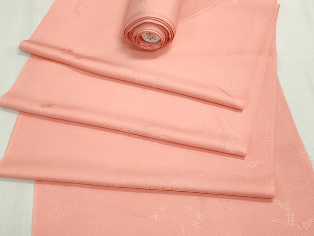 ■■■　サイズ　■■■ 長さ　　着尺分あり 幅　　　約36.5cm ■■■　商品詳細　■■■ 【正絹・紋付き】 状態は接写画像のように表地所々・裏面所々に薄い汚れがございます。 大変上質な逸品になります。 お安く出品致しますので、是非この機...