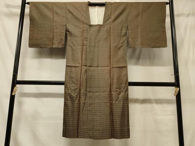 ■■■　サイズ　■■■ 身丈 121cm（肩から） 裄丈 64.5cm 袖丈 45cm　縫込み 1cm 袖幅 34.5cm 前幅 36cm 後幅 29.5cm 裄 お袖側 約2.5cm　身頃側 約1cm ■■■　商品詳細　■■■ 【正絹】 ...
