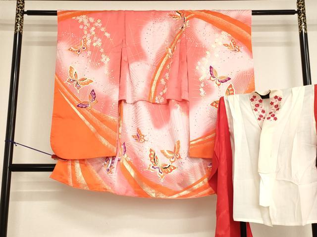 ■■■　サイズ　■■■ 【祝着】 身丈 93cm（肩から） 裄丈 48cm（肩上げ　4cm） 袖丈 75cm　縫込み 1.5cm 袖幅 32.5cm 前幅 18cm 後幅 25cm 着物縫いこみ 内揚げ 0cm （腰上げ　20cm） 裄 お...