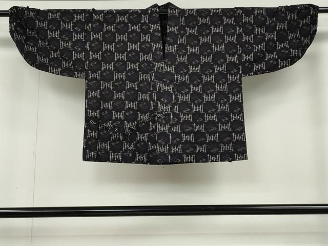 ■■■　サイズ　■■■ 身丈 60cm（肩から） 裄丈 61.5cm 袖丈 29cm　縫込み 2cm 袖幅 31.5cm 前幅 30cm 後幅 30cm 裄 お袖側 約0cm　身頃側 約1cm ■■■　商品詳細　■■■ 【綿】 状態は接写画...