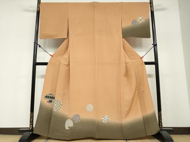 ■■■　サイズ　■■■ 身丈 159.5cm（肩から） 裄丈 69cm 袖丈 49cm　縫込み 6cm 袖幅 35cm 前幅 25cm 後幅 30.5cm 着物縫いこみ 内揚げ 7cm 裄 お袖側 約1cm　身頃側 約1cm ■■■　商品詳...