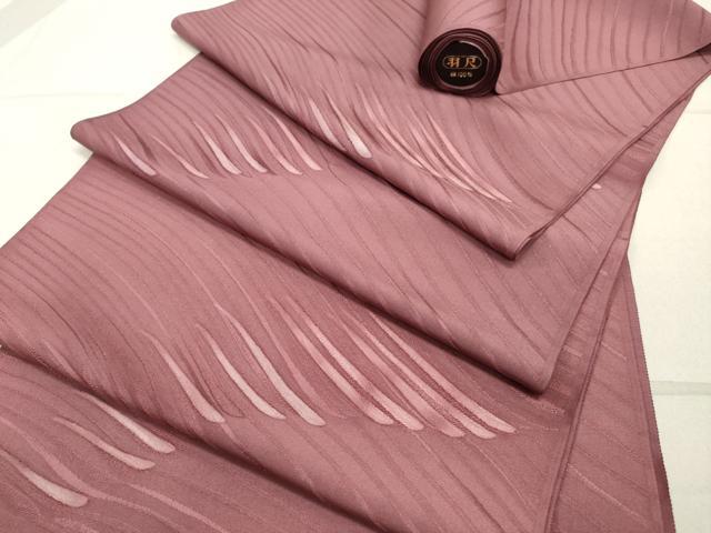 ■■■　サイズ　■■■ 長さ　　羽尺分あり 幅　　　約35cm ■■■　商品詳細　■■■ 【正絹・未使用】 状態は特に目立ったシミ汚れなどもなく大変良い状態です。 大変上質な逸品になります。 お安く出品致しますので、是非この機会にいかがでし...