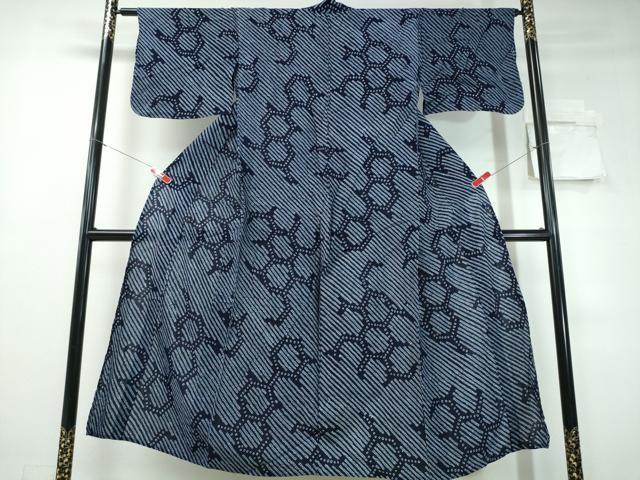 ■■■　サイズ　■■■ 身丈 148.5cm（肩から） 裄丈 66cm 袖丈 40.5cm　縫込み 4cm 袖幅 35cm 前幅 27cm 後幅 31cm 着物縫いこみ 内揚げ 0cm 裄 お袖側 約1.5cm　身頃側 約3cm ■■■　商...