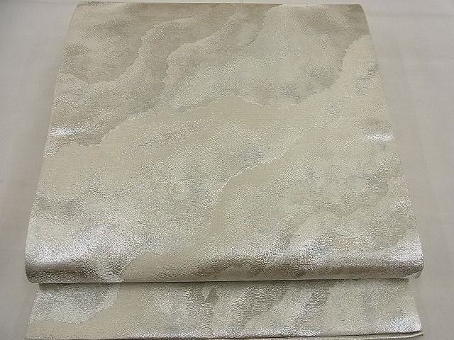 ■■■　サイズ　■■■ 長さ 424cm 幅 30.5cm程 ■■■　商品詳細　■■■ 【正絹・芯なし】 状態は接写画像のように 裏地に薄い汚れがございます。 柄止まりに折れ山の薄い汚れがございます。 その他特に目立ったシミ汚れなどもなく大...