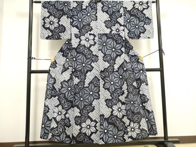 ■■■　サイズ　■■■ 身丈 151cm（肩から） 裄丈 61.5cm 袖丈 44cm　縫込み 3cm 袖幅 32cm 前幅 24cm 後幅 30cm 着物縫いこみ 内揚げ 0cm 裄 お袖側 約2cm　身頃側 約2cm ■■■　商品詳細　...