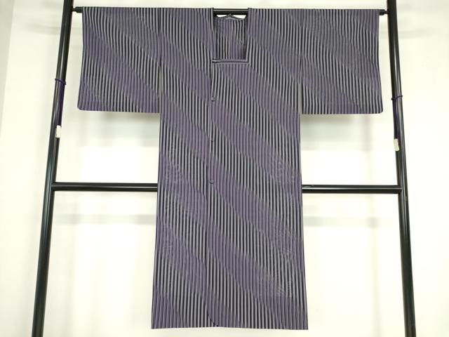 ■■■　サイズ　■■■ 身丈 128cm（肩から） 裄丈 64.5cm 袖丈 46.5cm　縫込み 3.5cm 袖幅 33cm 前幅 22cm 後幅 30.5cm 裄 お袖側 約1.5cm　身頃側 約3cm ■■■　商品詳細　■■■ 【正絹...