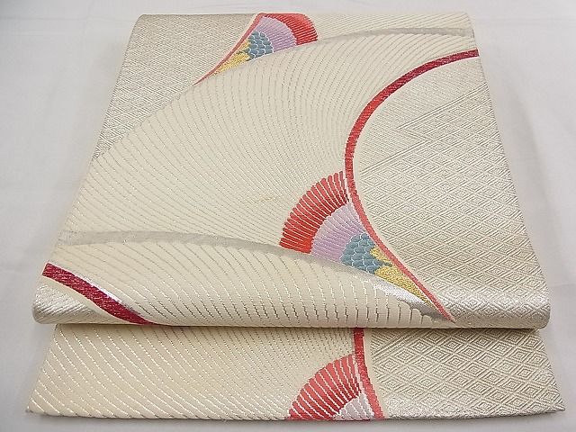 ■■■　サイズ　■■■ 長さ 436cm 幅 30.5cm程 ■■■　商品詳細　■■■ 【正絹・芯なし】 状態は接写画像のように 表地所々に薄いアクがございます。 大変上質な逸品になりますので、 ぜひお手入れをされてお召になられてはいかがで...