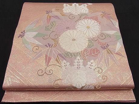 ■■■　サイズ　■■■ 長さ 436cm 幅 31cm程 ■■■　商品詳細　■■■ 【正絹】状態は接写画像のように唐織部分に若干の薄い汚れ、柄止まりに折れ山の薄い汚れがございますがその他特に目立ったシミ汚れなどもなく大変良い状態です。大変上...