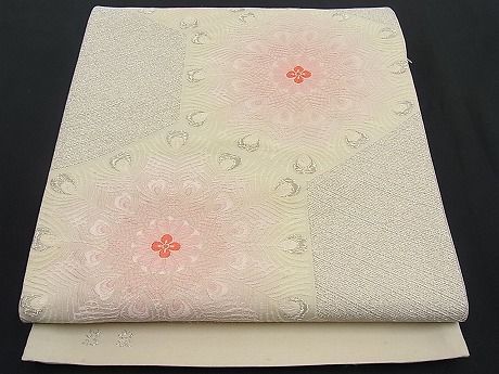 ■■■　サイズ　■■■ 長さ 428cm 幅 30.5cm程 ■■■　商品詳細　■■■ 【正絹・芯なし】状態は接写画像のように表地・裏地所々に薄いアクがございます。大変上質な逸品になりますのでぜひお手入れをされてお召しになられてはいかがでし...