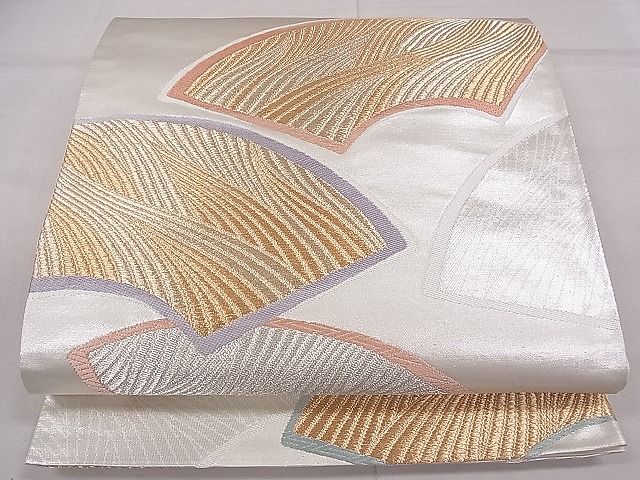 ■■■　サイズ　■■■ 長さ 432cm 幅 31cm程 ■■■　商品詳細　■■■ 【正絹・芯なし】 状態は締めてはおりますが 特に目立ったシミ汚れなどもなく大変良い状態です。 大変上質な逸品になります。 お安く出品致しますので、是非この機...