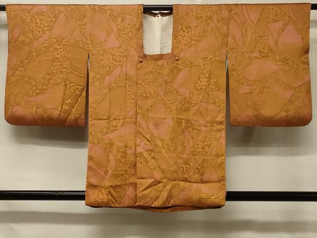 ■■■　サイズ　■■■ 身丈 81.5cm（肩から） 裄丈 63cm 袖丈 50.5cm　縫込み 3cm 袖幅 32.5cm 前幅 18cm 後幅 28.5cm 裄 お袖側 約2.5cm　身頃側 約3cm ■■■　商品詳細　■■■ 【正絹】...