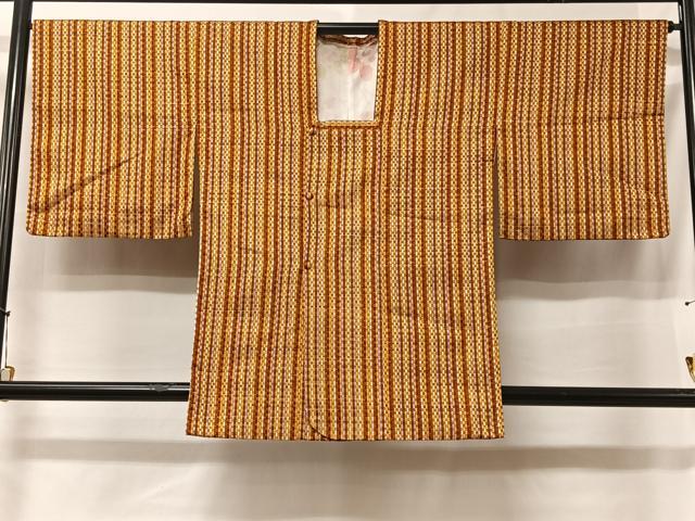 ■■■　サイズ　■■■ 身丈 86cm（肩から） 裄丈 67cm 袖丈 46.5cm　縫込み 3cm 袖幅 33.5cm 前幅 23cm 後幅 32cm 裄 お袖側 約1.5cm　身頃側 約2cm ■■■　商品詳細　■■■ 【正絹】 状態は...