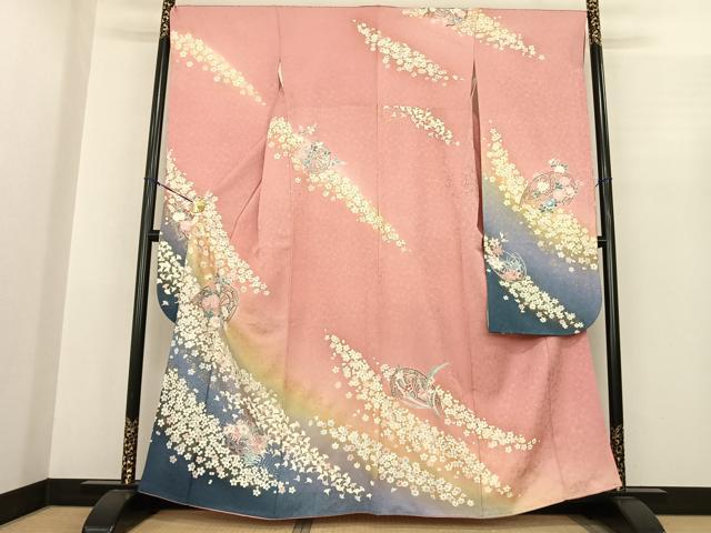 ■■■　サイズ　■■■ 身丈 161cm（肩から） 裄丈 68cm 袖丈 108cm　縫込み 8cm 袖幅 35cm 前幅 25cm 後幅 30cm 着物縫いこみ 内揚げ 9cm 裄 お袖側 約2cm　身頃側 約2cm ■■■　商品詳細　■...