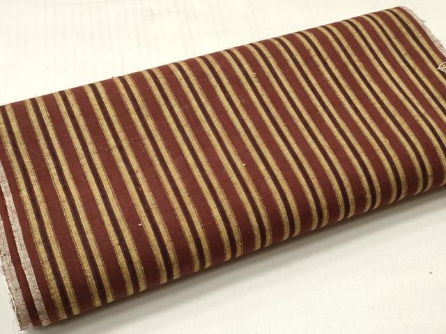 ■■■　サイズ　■■■ 長さ 　着尺分あり 幅 　　約37cm ■■■　商品詳細　■■■ 【正絹】 状態は特に目立ったシミ汚れなどもなく大変良い状態です。 大変上質な逸品になります。 お安く出品致しますので、是非この機会にいかがでしょうか？...