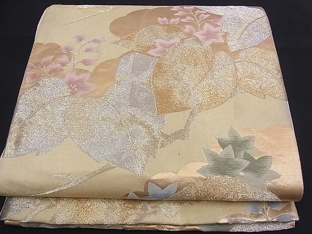 ■■■　サイズ　■■■ 長さ 418cm 幅 30cm程 ■■■　商品詳細　■■■ 【正絹】 状態は接写画像のように 裏地に薄い汚れがございますが その他表地は特に目立ったシミ汚れなどもなく大変良い状態です。 着用時には見えない部分になりま...
