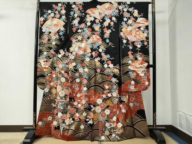 ■■■　サイズ　■■■ 身丈 164cm（肩から） 裄丈 66.5cm 袖丈 107cm　縫込み 4.5cm 袖幅 35cm 前幅 25cm 後幅 30cm 着物縫いこみ 内揚げ 5cm 裄 お袖側 約2cm　身頃側 約3cm ■■■　商品...