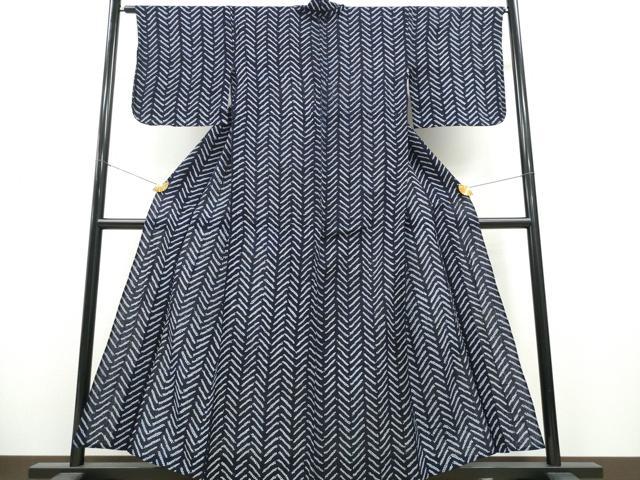 ■■■　サイズ　■■■ 身丈 156cm（肩から） 裄丈 66cm 袖丈 45cm　縫込み 1cm 袖幅 34cm 前幅 26.5cm 後幅 32.5cm 着物縫いこみ 内揚げ 0cm 裄 お袖側 約1cm　身頃側 約0cm ■■■　商品詳...