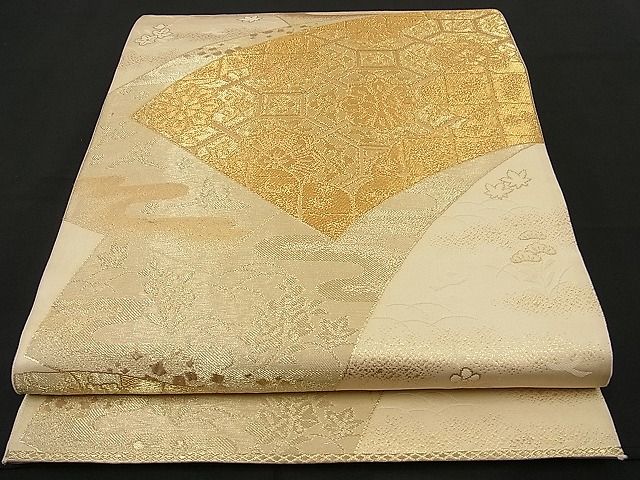 ■■■　サイズ　■■■ 長さ 430cm 幅 30.5cm程 ■■■　商品詳細　■■■ 【正絹】 状態は接写画像のように たれ先上部・太鼓上部・前柄・裏地に薄いシミ、 柄止まりから手先にかけて薄い汚れがございますが その他特に目立ったシミ汚...