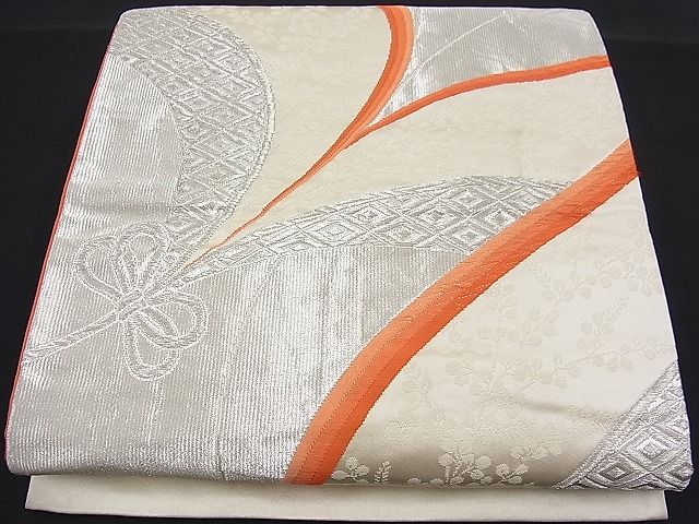 ■■■　サイズ　■■■ 長さ 436cm 幅 30.5cm程 ■■■　商品詳細　■■■ 【正絹】 状態は接写画像のように 柄止まり、手先に薄い汚れ柄止まりに折れ山の薄い汚れがございますが その他特に目立ったシミ汚れなどもなく大変良い状態です...
