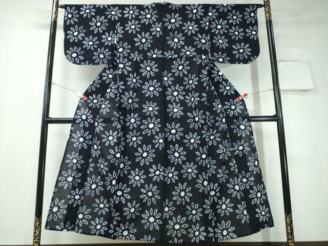 ■■■　サイズ　■■■ 身丈 148.5cm（肩から） 裄丈 65cm 袖丈 44cm　縫込み 2cm 袖幅 33.5cm 前幅 23.5cm 後幅 29.5cm 着物縫いこみ 内揚げ 0cm 裄 お袖側 約2cm　身頃側 約2cm ■■■...