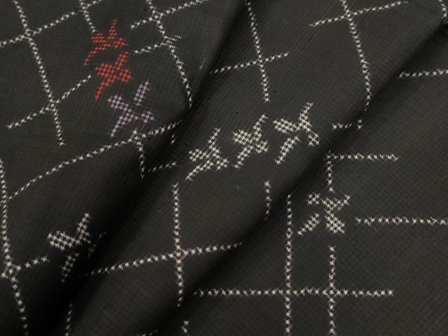 ■■■　サイズ　■■■ 身丈 156cm（肩から） 裄丈 63cm 袖丈 46.5cm　縫込み 5cm 袖幅 33cm 前幅 23cm 後幅 29cm 着物縫いこみ 内揚げ 7cm 裄 お袖側 約3cm　身頃側 約3cm ■■■　商品詳細　...