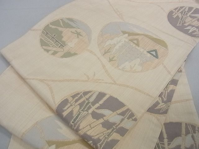 ■■■　サイズ　■■■ 長さ 444cm 幅 31cm程 ■■■　商品詳細　■■■ 【正絹】 状態は接写画像のように 柄止まりに薄い汚れがございますが その他特に目立ったシミ汚れなどもなく大変良い状態です。 大変上質な逸品になります。 お安...