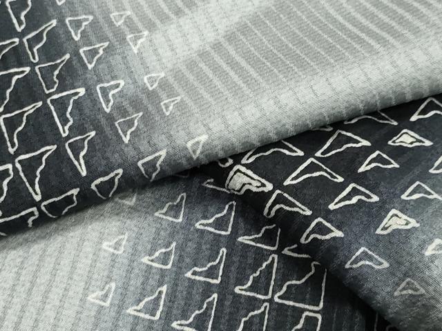 ■■■　サイズ　■■■ 身丈 168.5cm（肩から） 裄丈 68cm 袖丈 49cm　縫込み 5.5cm 袖幅 35cm 前幅 27cm 後幅 30.5cm 着物縫いこみ 内揚げ 2.5cm 裄 お袖側 約3.5cm　身頃側 約3.5cm...