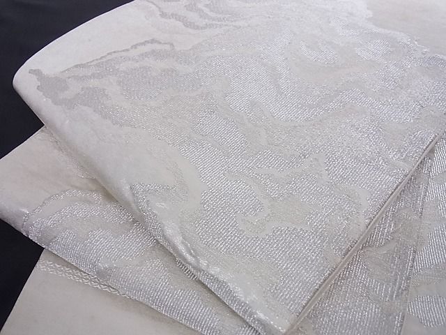 ■■■　サイズ　■■■ 長さ 434cm 幅 31cm程です。 ■■■　商品詳細　■■■ 正絹・芯なしになります。 状態は表地所々・裏地に薄いシミがございます。 　 大変上質な逸品になりますので、気になる方はお手入れをされてお召しになられて...