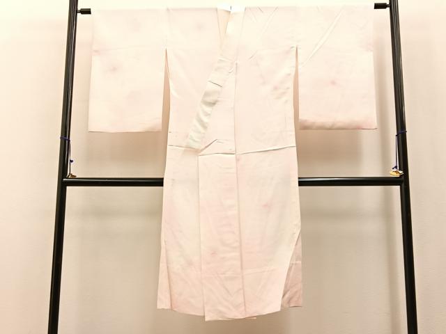 ■■■　サイズ　■■■ 身丈 129cm（肩から） 裄丈 64cm 袖丈 57cm　縫込み 4cm 袖幅 31.5cm 前幅 26.5cm 後幅 30.5cm 着物縫いこみ 内揚げ 0cm 裄 お袖側 約3cm　身頃側 約1cm ■■■　商...