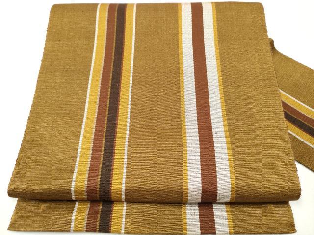 ■■■　サイズ　■■■ 長さ 368cm 幅 30cm程 ■■■　商品詳細　■■■ 【正絹・名古屋仕立て】 状態は接写画像のように表地所々・裏地・胴回り〜手先に本場黄八丈特有のアクがございます。 本場黄八丈とは天然染料を用い手織りで作られる...